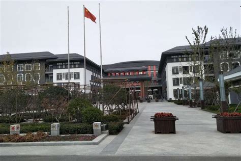 人文教育新起点，继往开来创辉煌青岛实验高级中学，打造梦想新高中