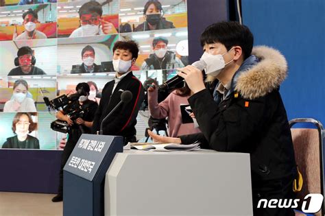 탁현민 조율 없는 기자회견 이전 정부는 시도조차 안해