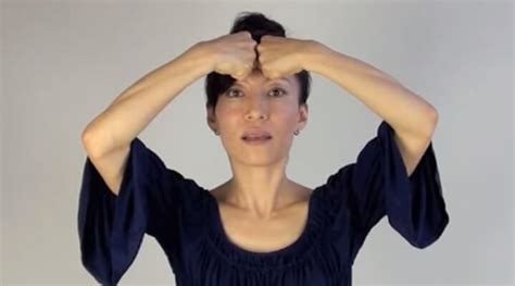 How To Relax The Forehead And Reduce Forehead Wrinkles