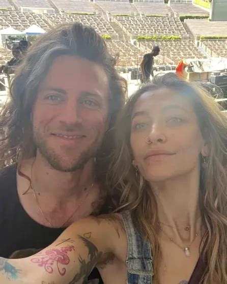 Дочь Майкла Джексона выходит замуж