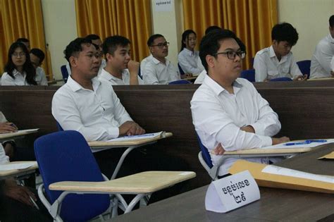 ឯកឧត្តមឧបនាយករដ្ឋមន្ត្រី ហ៊ុន ម៉ានី និងឯកឧត្តមរដ្ឋមន្ត្រី ប៉េង ពោធិ៍នា