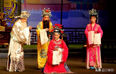 经典传统黄梅戏《女驸马》宜昌演绎“驸马情”