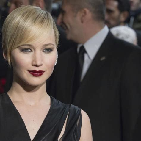 Jennifer Lawrence Pixie Tilbake Jennifer Lawrence Debuts New Bangs