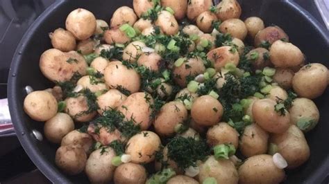 Чудна РЕЦЕПТА Пресни задушени картофи по северняшки