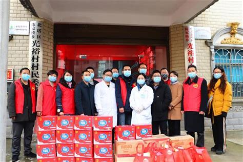 九三学社邵阳市委联合爱心企业向防疫一线医务人员捐赠物资九三学社邵阳市委会邵阳市委统战部