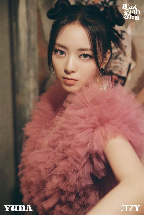 221004 Yuna R Yuna