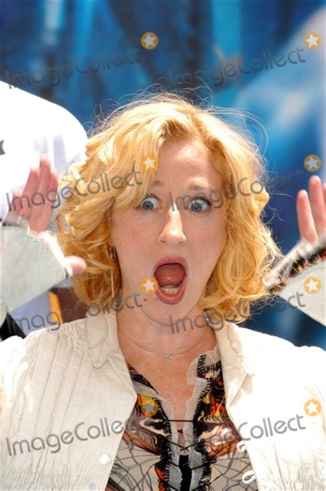 Photos And Pictures Vicki Lewis At The Premiere Of Disney S Finding Nemo At The El Capitan