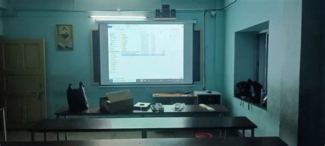 White Class Projectors Screen For School At ₹ 92000piece In Kolkata