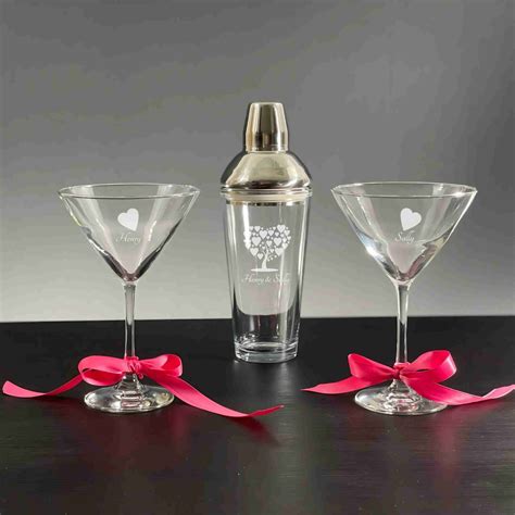 Engraved Jazz Martini Shaker With 2 Personalized Martini Glasses