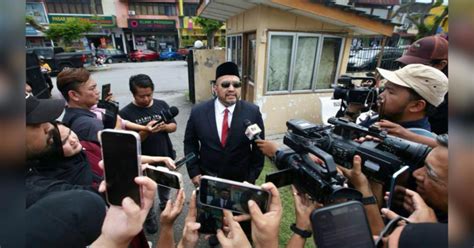 Peguam Tak Tahu Dakwaan Syamsul Lafaz Cerai Luar Mahkamah Berita Harian