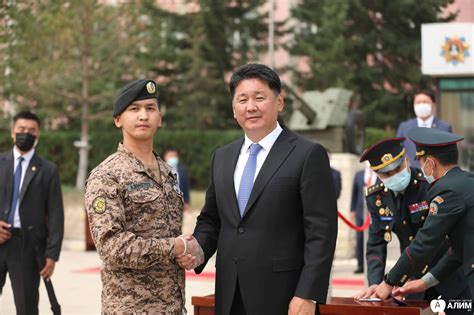 Ерөнхийлөгч У Хүрэлсүх Афганистанд үүрэг гүйцэтгэсэн цэргийн багт төрийн одон медаль гардуулав