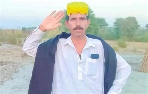 Watch Video Shows Police Pledging Safety To Shahid Lunds Alleged