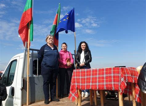 Десислава Тодорова награди бобедителите в традиционните конни надбягвания в Борован