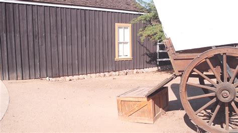 바퀴에 나무 덮인 마차 와일드 웨스트 개척자 목장 서양 농장 이나 살롱 0명에 대한 스톡 사진 및 기타 이미지 0명 가리기 개척시대의 서부 Istock
