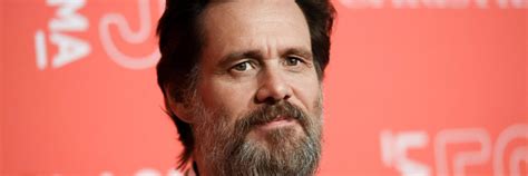 جيم كاري يحتفل بعيد ميلاده الـ 60 على طريقته الخاصة ويعلق ما زلت