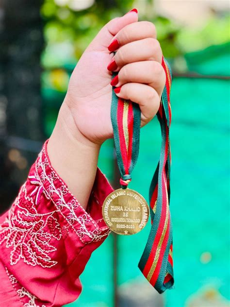 zuha khalid on linkedin bsit iiui goldmedalist convocation2023 graduationday 68 comments