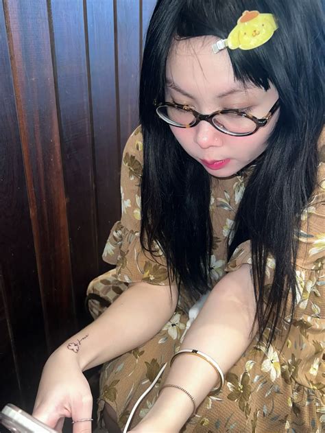 เเว่นmiu Miu ที่กำลังฮิต🎀🫨👓 แกลเลอรีที่โพสต์โดย 𓆝 𓆟 𓆞 𓆝 Lemon8