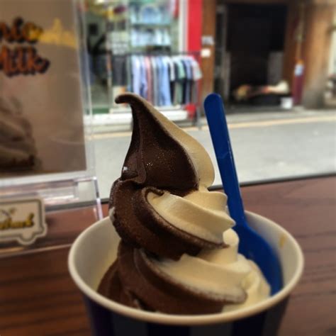 Sweetruck Daejeon 스위트럭대전은행점 — 스위트럭 프리미엄밀크 초코믹스 유기농우유로만든 아이스크림으로 뒷맛이 느끼한 아이스크림과