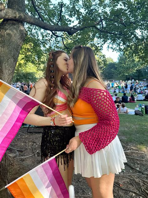 Pin By Dennis Prager On 🪻sapphic🪻 In 2025 Cute Lesbian Couples