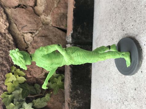 Female Clicker Sculpture 3d Model By Paburoviii