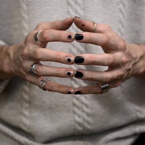 Photo Gallery ผู้ชายทาเล็บแบบไหนกันบ้าง