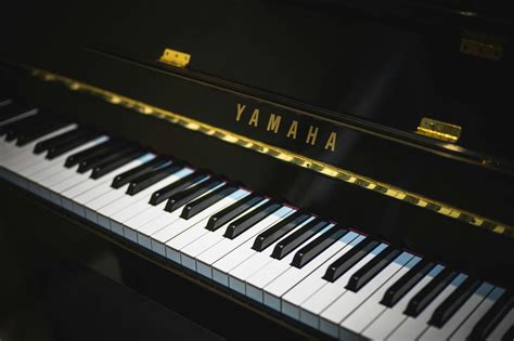 Schwarzes Yamaha Klavier · Kostenloses Stock Foto