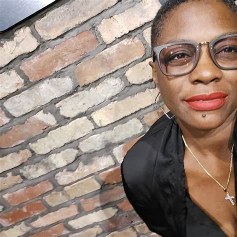 Leondra Perry Lonni15 • Threads Say More