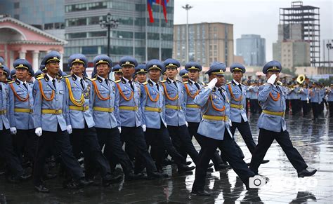 ФОТО Төрийн далбааны өдөрт зориулсан парад боллоо