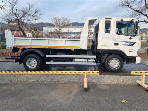 건설기계 상용차 산업용물류기계 매매 굴삭기 지게차 로더 덤프 특장차 등 모든 중장비 Band