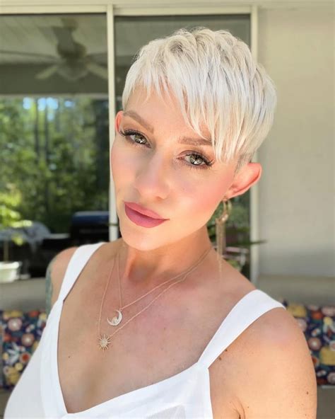 34 Best Hairstyles For Thinning Hair