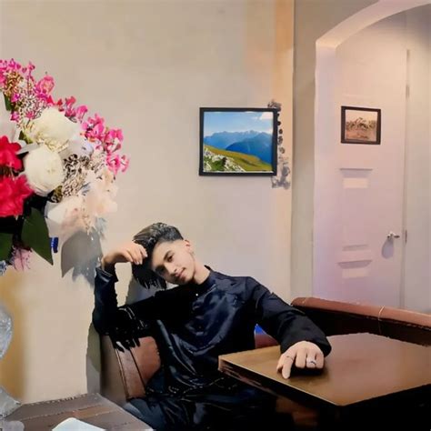 一 Rʌfɩ Cʜowɗʜʋʀy ː 图 Lx Rafi Chowdhury On Threads