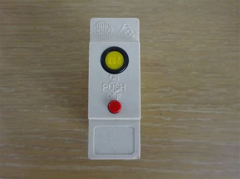 WYLEX PUSH BUTTON 20A Plug In Circuit Breaker MCB Base 20Amp 20 33 PicClick UK