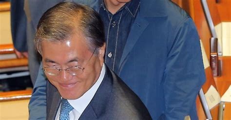 문재인 김광진 악수