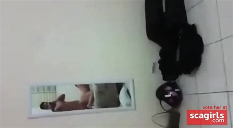 Pegando A Loira De Quatro Eporner