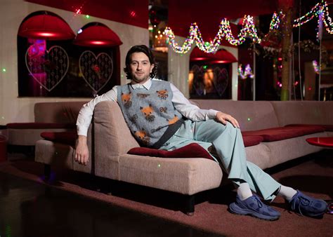 Deze Tv Maker Ontdekte De Wereld Van De Gipsfetisj ‘ik Kwam Mijn Eigen