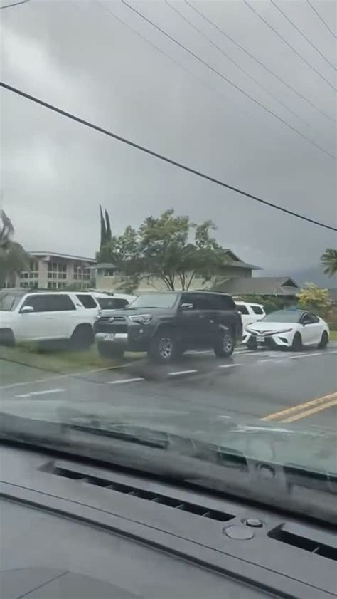 Daniel Casler Happening Now In Kahaluu 12 Police Cars And An Ambulance Instagram