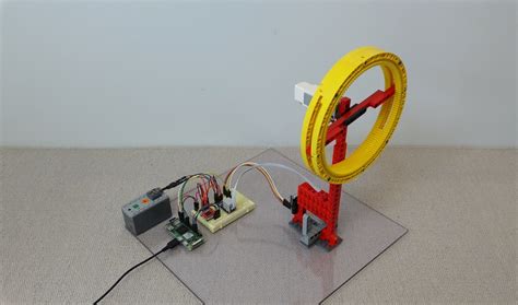 Lego Reaction Wheel Inverted Pendulum — Raspberry Pi Official Magazine
