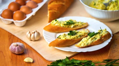 30 минут на кухне еврейская закуска из сыра и яиц с чесноком