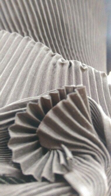 Pin By Rt On Inspertion Couture Beading Regency Interior Smocking