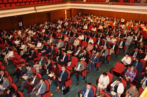 Стандарт бус нүхэн жорлонгийн оронд Эко 00 барьж байна