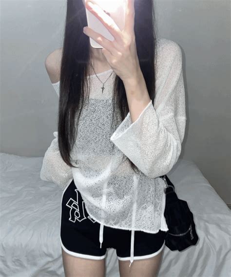 그물 시스루 입술넥 니트 4color 에이블리