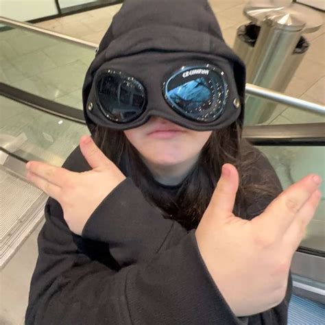 Amie Amie Mooney X On Threads