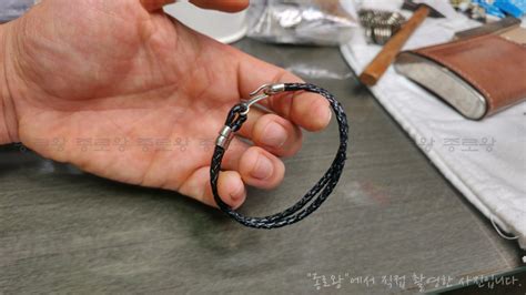 Bottegaveneta 보테가베네타 실버 가죽 팔찌 Bottega Veneta 종로왕