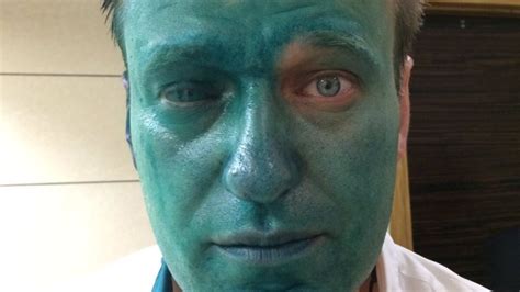 Москва требует от губернаторов защиту оппозиционерам