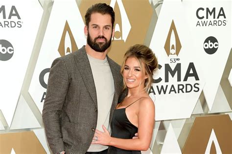 Jessie James Decker Tempts Husband Eric With Bubble Bath Picture Wkky Country 1047