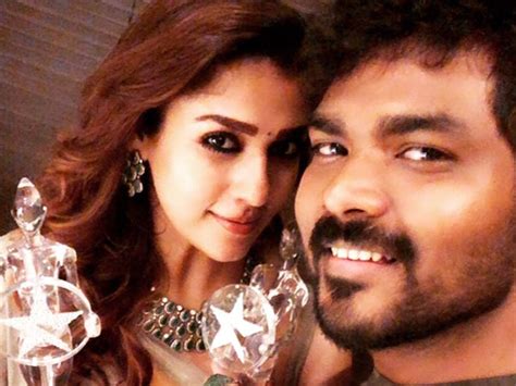 Vignesh Shivn And Nayantharas Latest Photo Will Give You Couple Goals Filmibeat