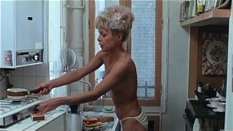 Naked Isabelle Mergault In Club De Rencontres