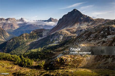 무오타스 무라글의 알파인 풍경 엥가딘 계곡 그라우분덴 스위스 알프스 스위스 알프스에 대한 스톡 사진 및 기타 이미지 스위스 알프스 0명 9월 Istock