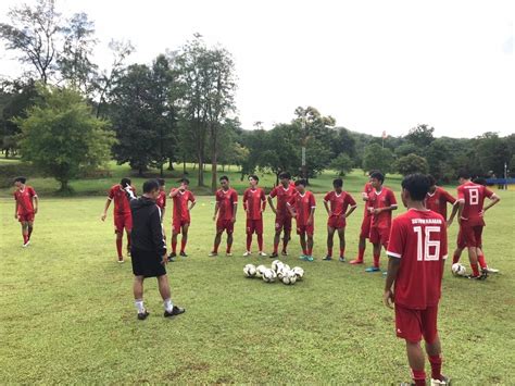 บรรยากาศ ทีมฟุตบอลโรงเรียนวัดสุทธิวราราม สิงห์สะพานปลา