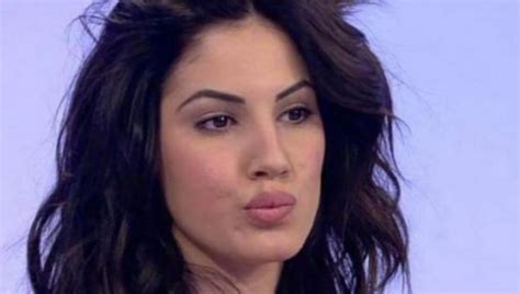 Giulia De Lellis Età Altezza Peso Fidanzato Caffeina Magazine